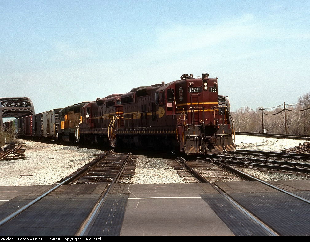 DM&IR 153, 139, and CNW 5520 to Barr Yard